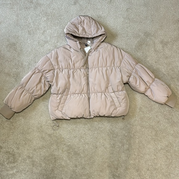 H&M | Jackets & Coats | Nwt Hm Tan Cropped Puffer Jacket Size M | Poshmark